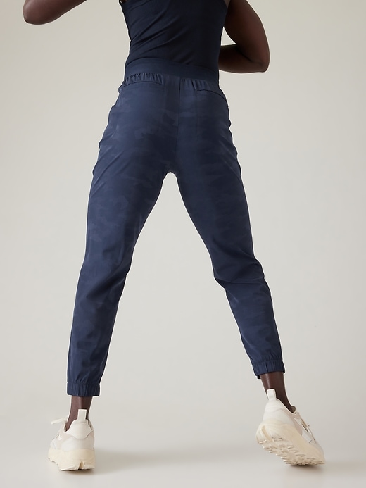 Brooklyn Heights High Rise Jogger | Athleta